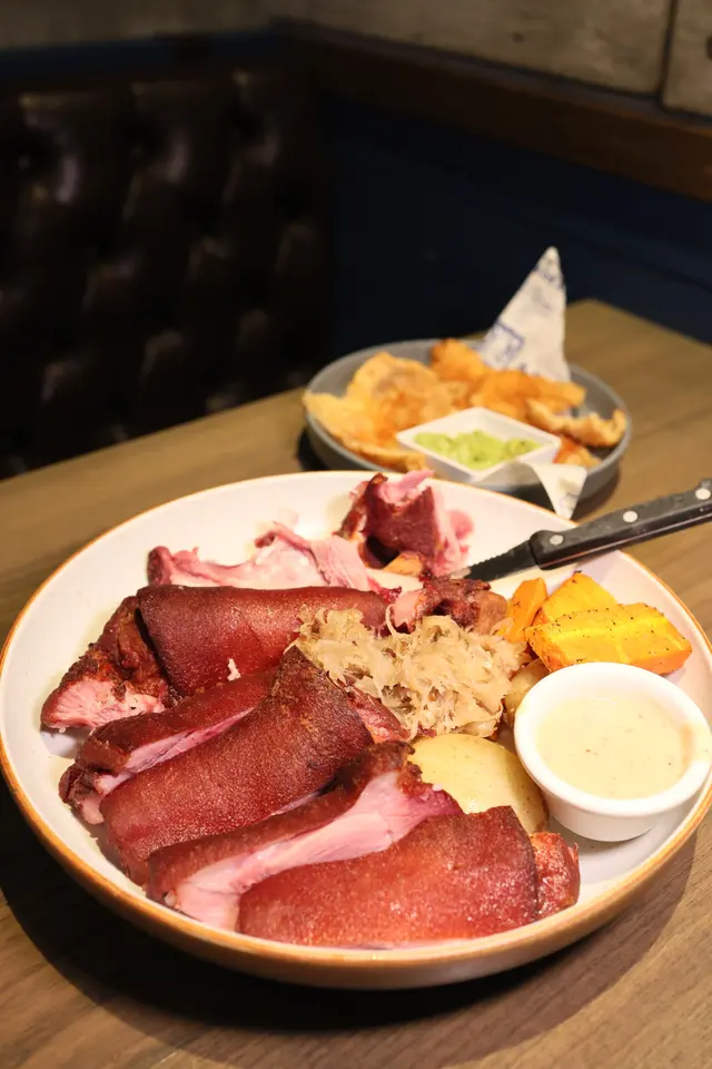 The Blind Pig (蘇豪東B期) - Western Wine Bar in Sai Wan Ho Soho East Hong ...